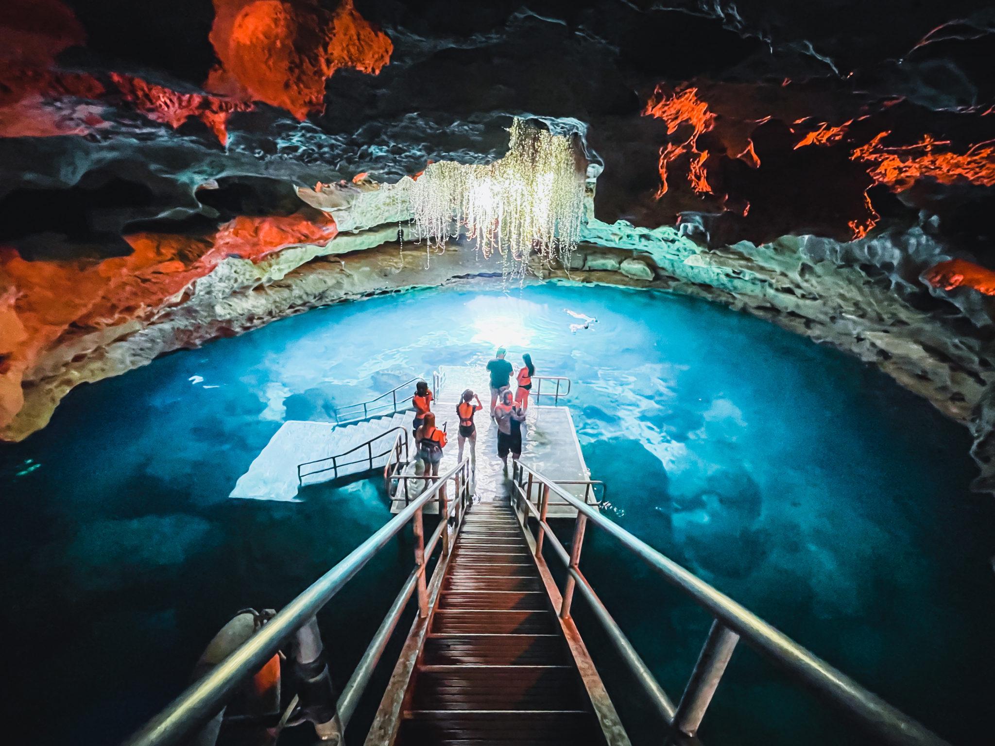 Visiting Devil's Den: Florida’s Mind-Blowing Underground Spring Cave ...